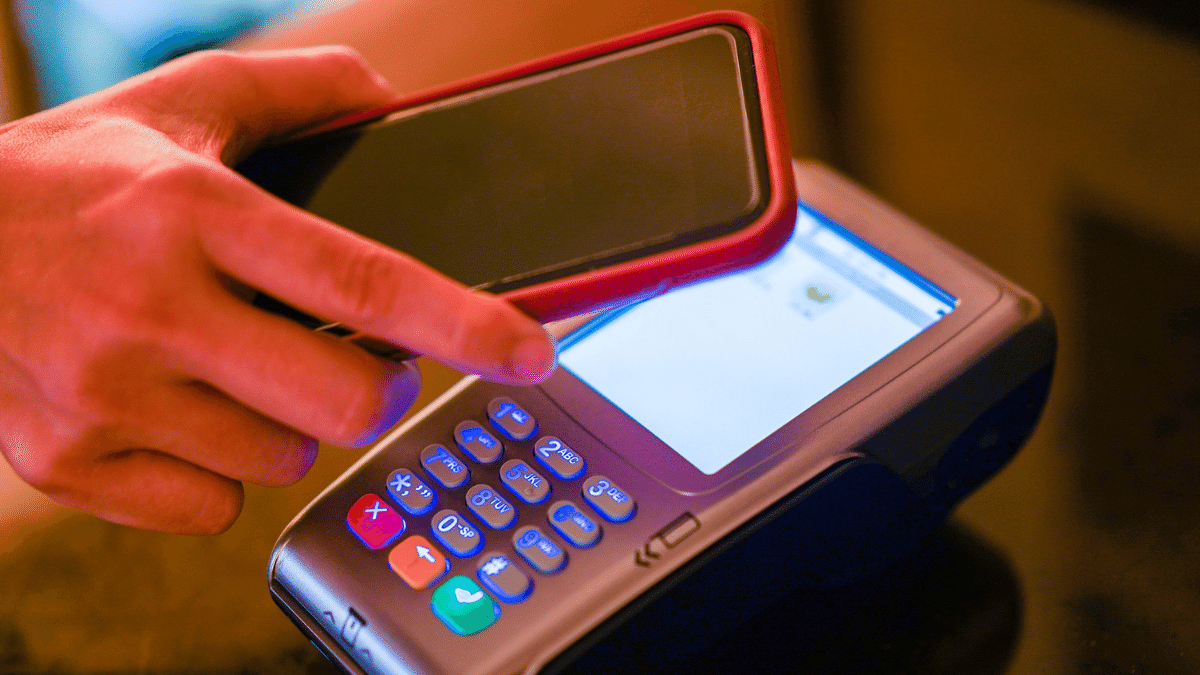 Le paiement sans contact et la Silver économie - Sweet Home